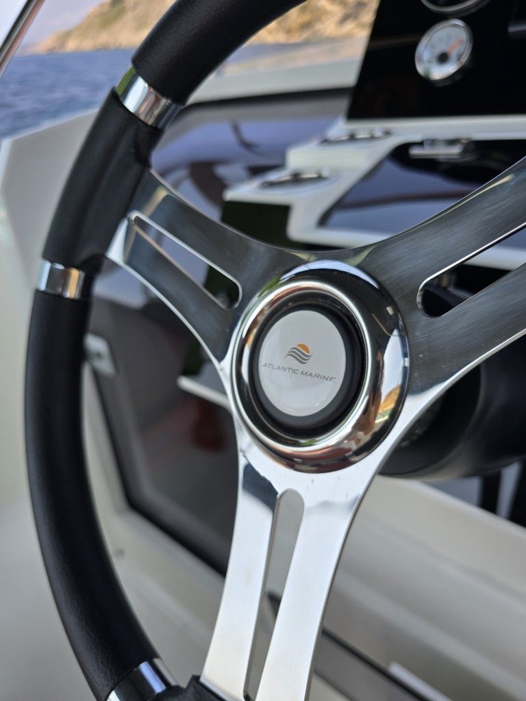 Atlantic Marine 700 OPEN - Regula rent a boat Baška