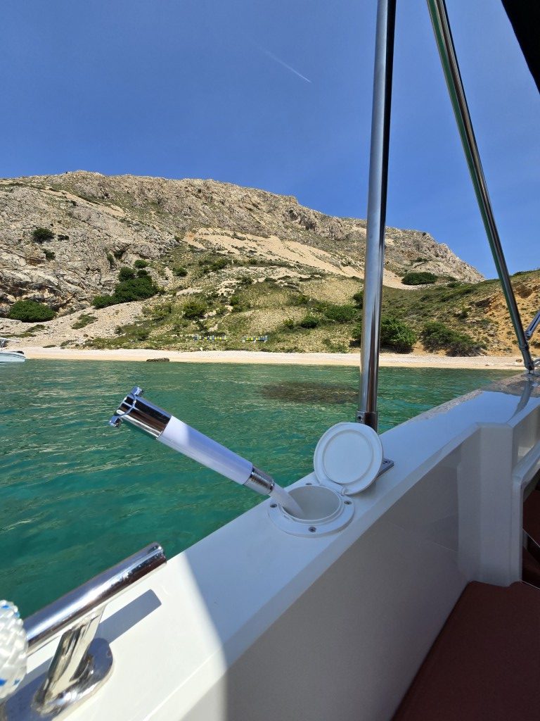 Atlantic Marine 700 OPEN - Regula rent a boat Baška