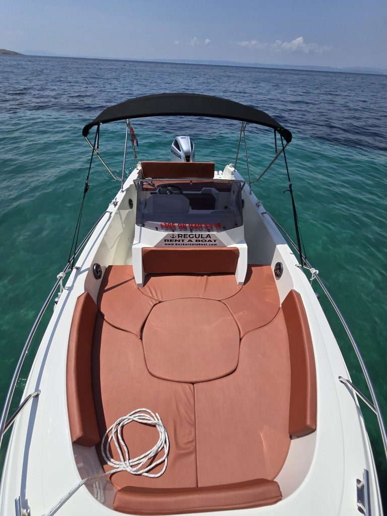 Atlantic Marine 700 OPEN - Regula rent a boat Baška